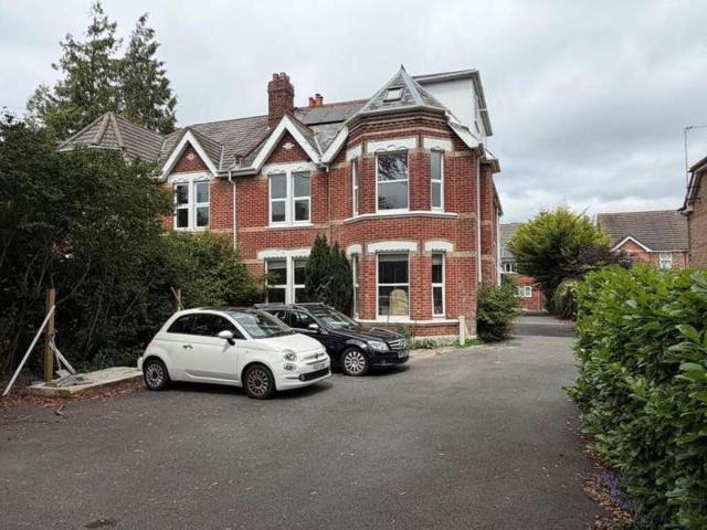 7 Bedroom Flat