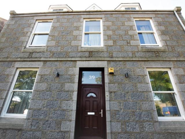 7 bedroom flat to rent