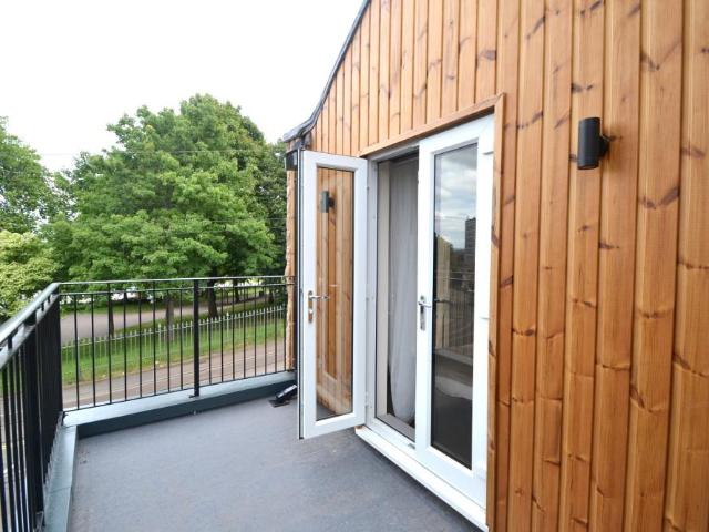 7 bedroom flat to rent