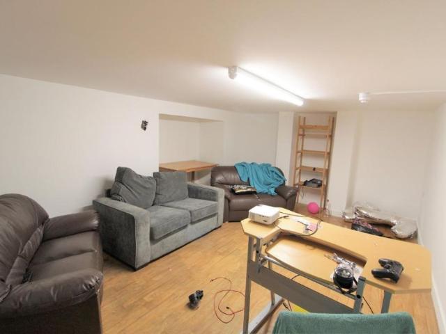 7 bedroom flat to rent