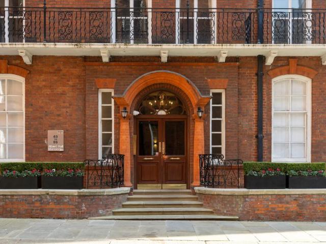 7 bedroom flat for sale in Kensington Gore, London, SW7
