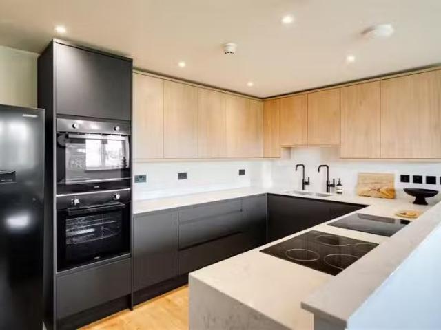 7 bedroom flat for rent in Coniston Road, Bristol, BS34
