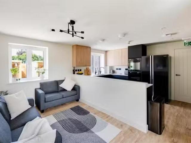 7 bedroom flat for rent in Coniston Road, Bristol, BS34