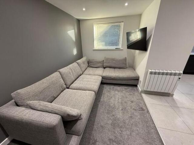 7 bedroom flat for rent in Flat 5 Aston Court 460037, Dunkirk, East Midlands, NG7