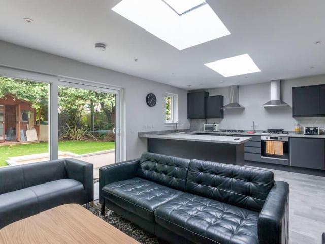 7 bedroom flat share to rent