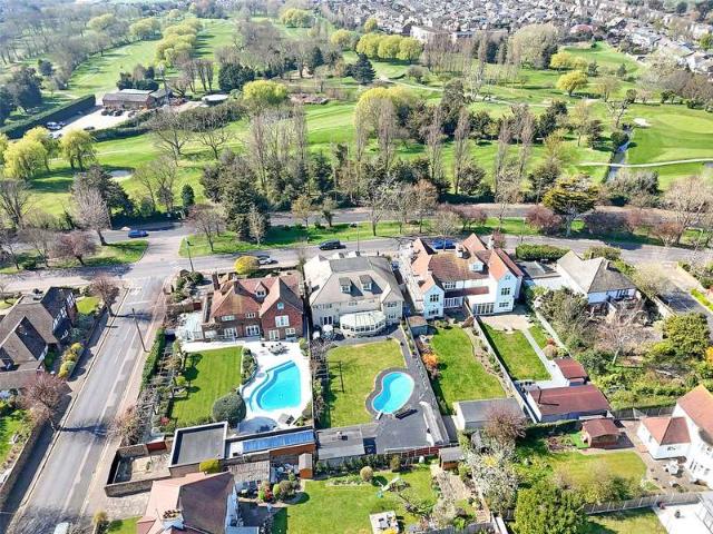 7 Bedroom House