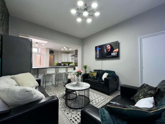 7 Bedroom House
