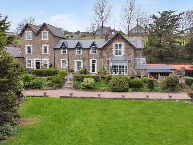 7 Bedroom House