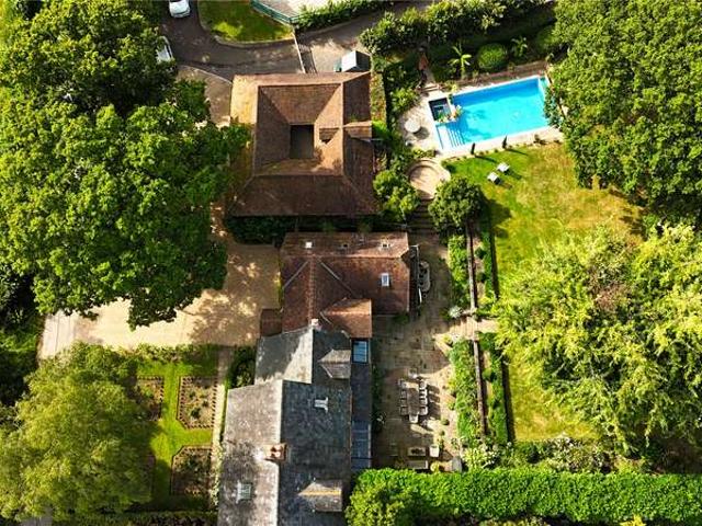 7 Bedroom House
