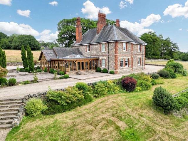 7 Bedroom House