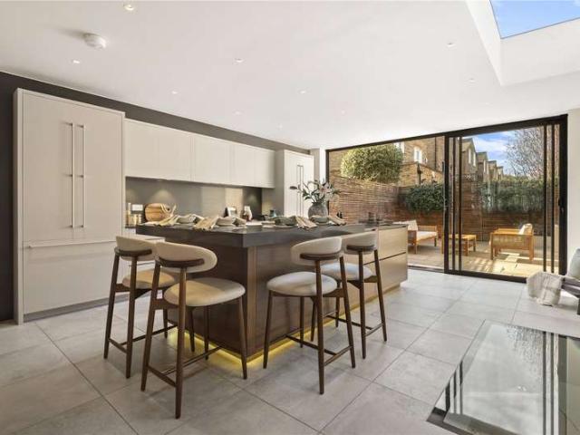 7 Bedroom House