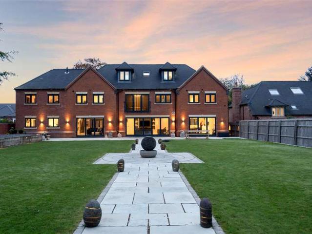 7 Bedroom House