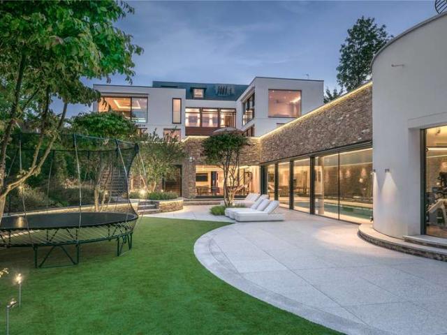 7 Bedroom House