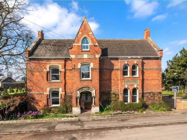 7 Bedroom House