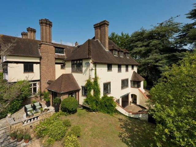 7 Bedroom House