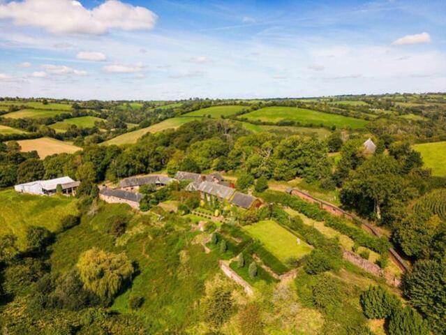 7 Bedroom House Crediton Devon 98718143