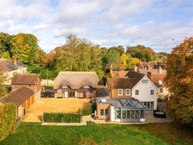 7 Bedroom House Aylesbury Buckinghamshire LS95825474