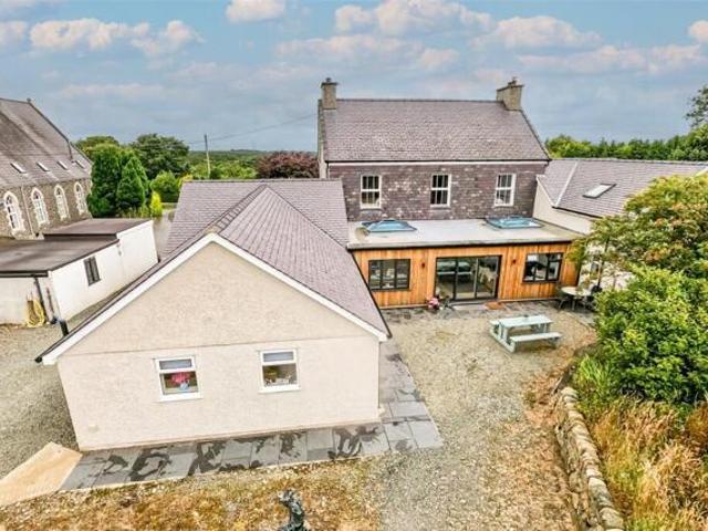 7 Bedroom House Bangor Gwynedd LS101200031