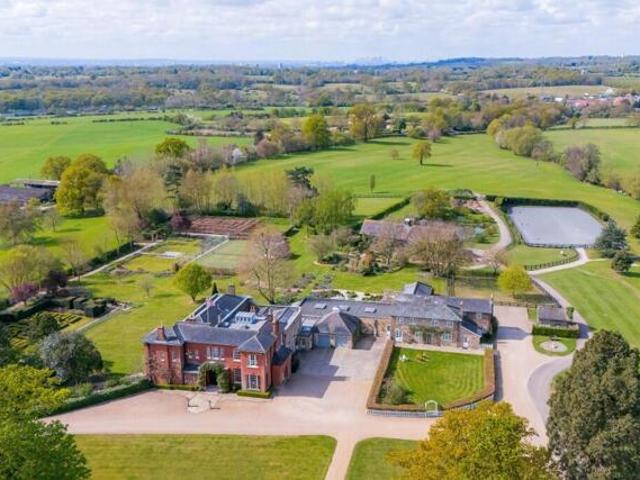 7 Bedroom House Brentwood Essex 101796828