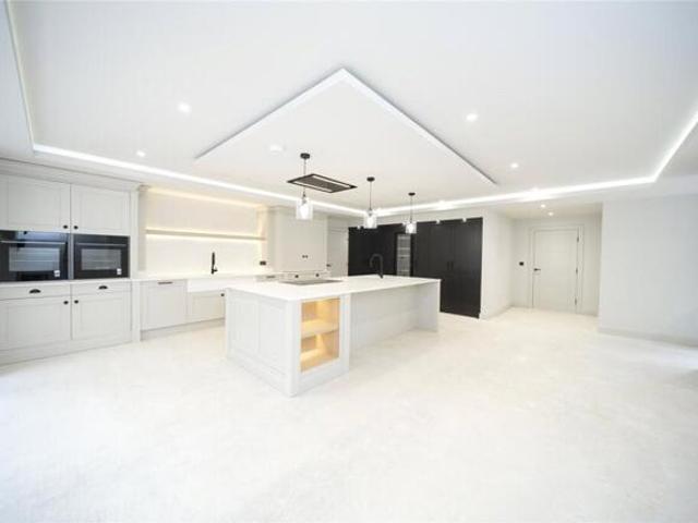 7 Bedroom House Durham County Durham LS101168265
