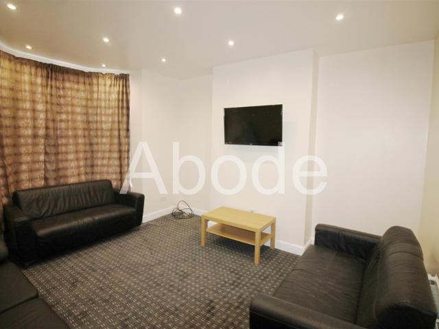 7 Bedroom House for rent at Norwood Terrace, Hyde Park, Leeds