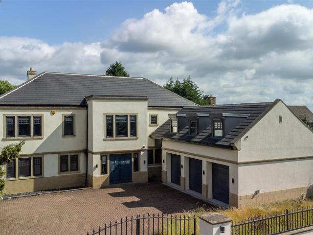 7 Bedroom House for rent at Wigton Lane, Alwoodley, Leeds