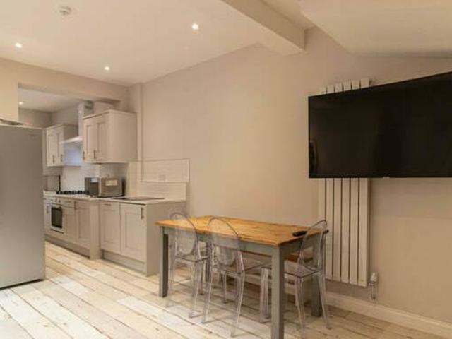 7 bedroom house for rent in 61 Langton Road LET ONLY L15