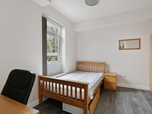7 bedroom house for rent in Cemetery Road, Sheffield, S11