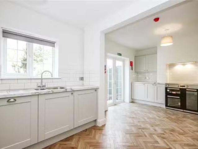 7 bedroom house for rent in Brabazon Road, Bristol, BS34