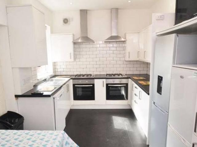 7 bedroom house for rent in Lausanne Road M20