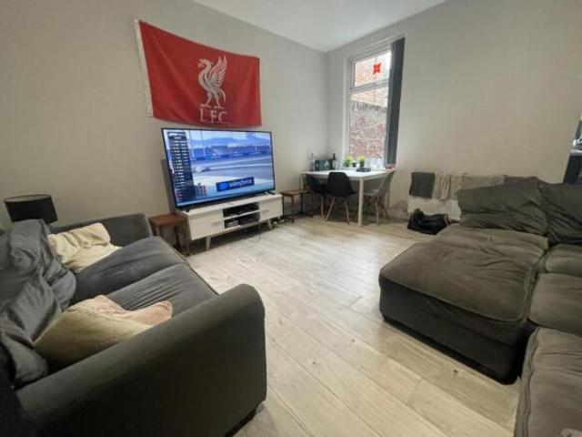 7 bedroom house for rent in Thornycroft Road, Liverpool, L15