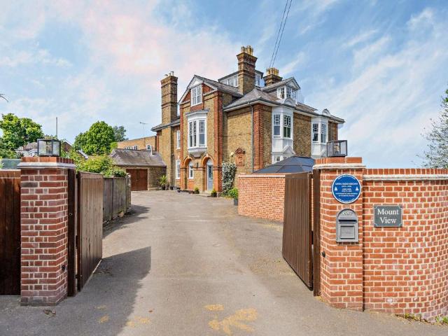 7 bedroom house for sale