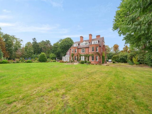 7 bedroom house for sale
