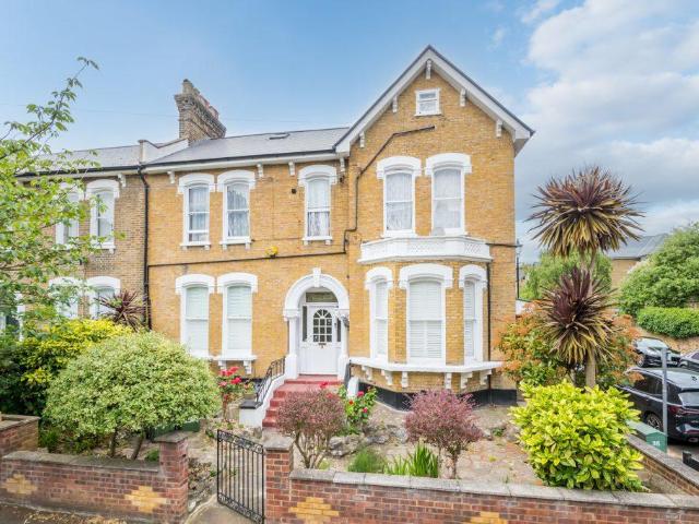7 bedroom house for sale