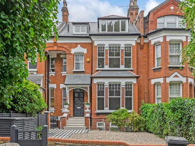 7 bedroom house for sale