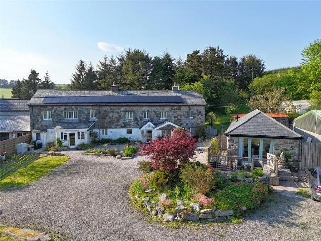 7 bedroom equestrian facility for sale