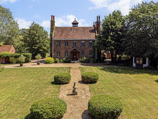 7 bedroom house for sale