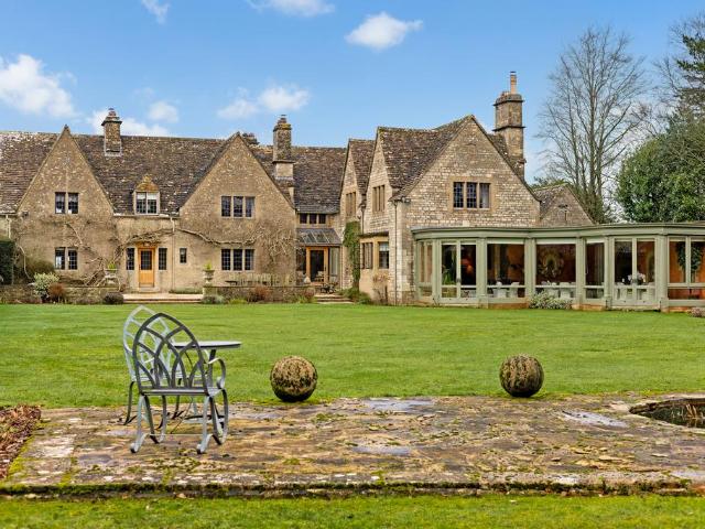 7 bedroom house for sale