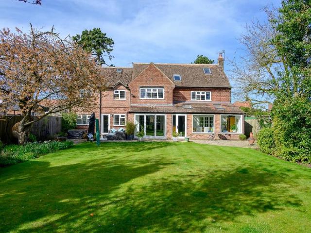 7 bedroom house for sale