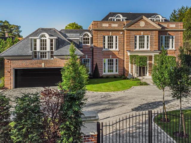 7 bedroom house for sale