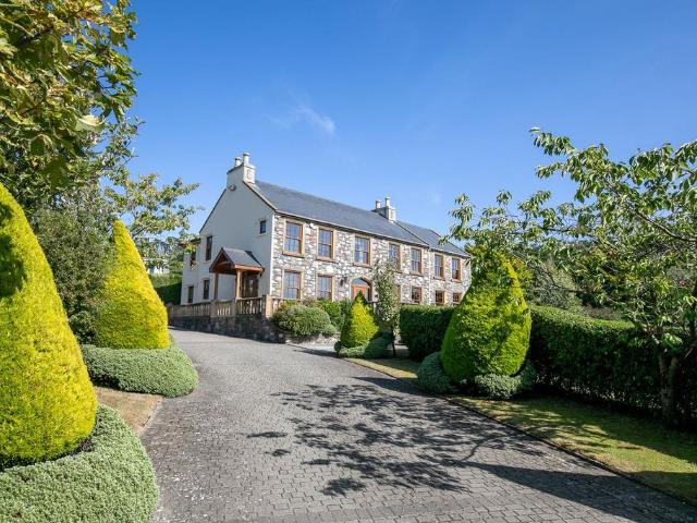 7 bedroom house for sale