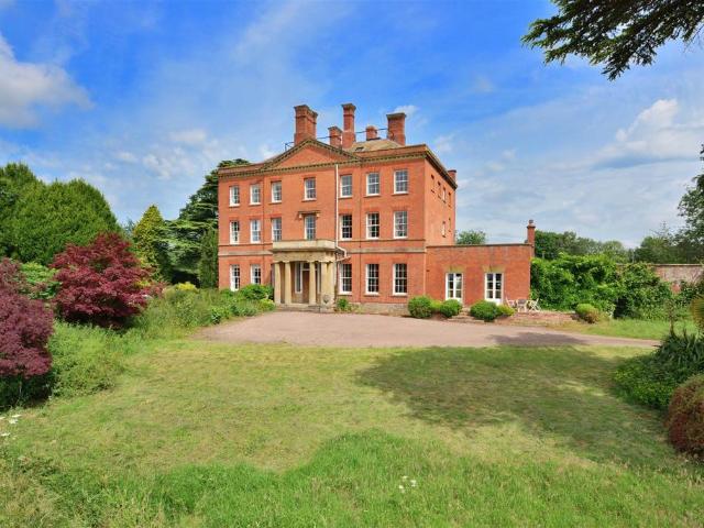 7 bedroom house for sale