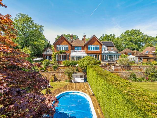 7 bedroom house for sale