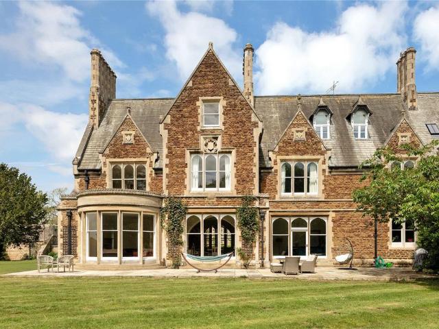 7 bedroom house for sale