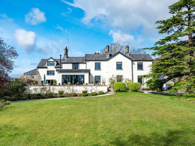 7 bedroom house for sale