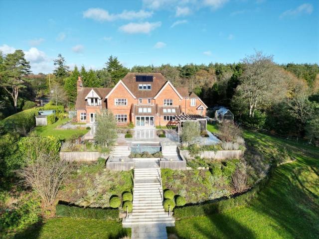 7 bedroom house for sale