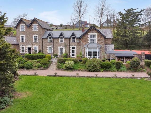 7 bedroom house for sale