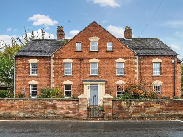 7 bedroom house for sale