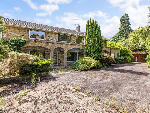 7 bedroom house for sale