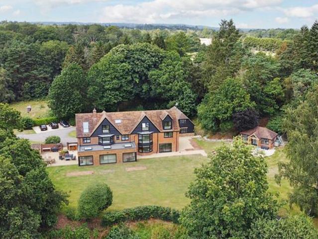 7 Bedroom House Farnham Surrey 98204857